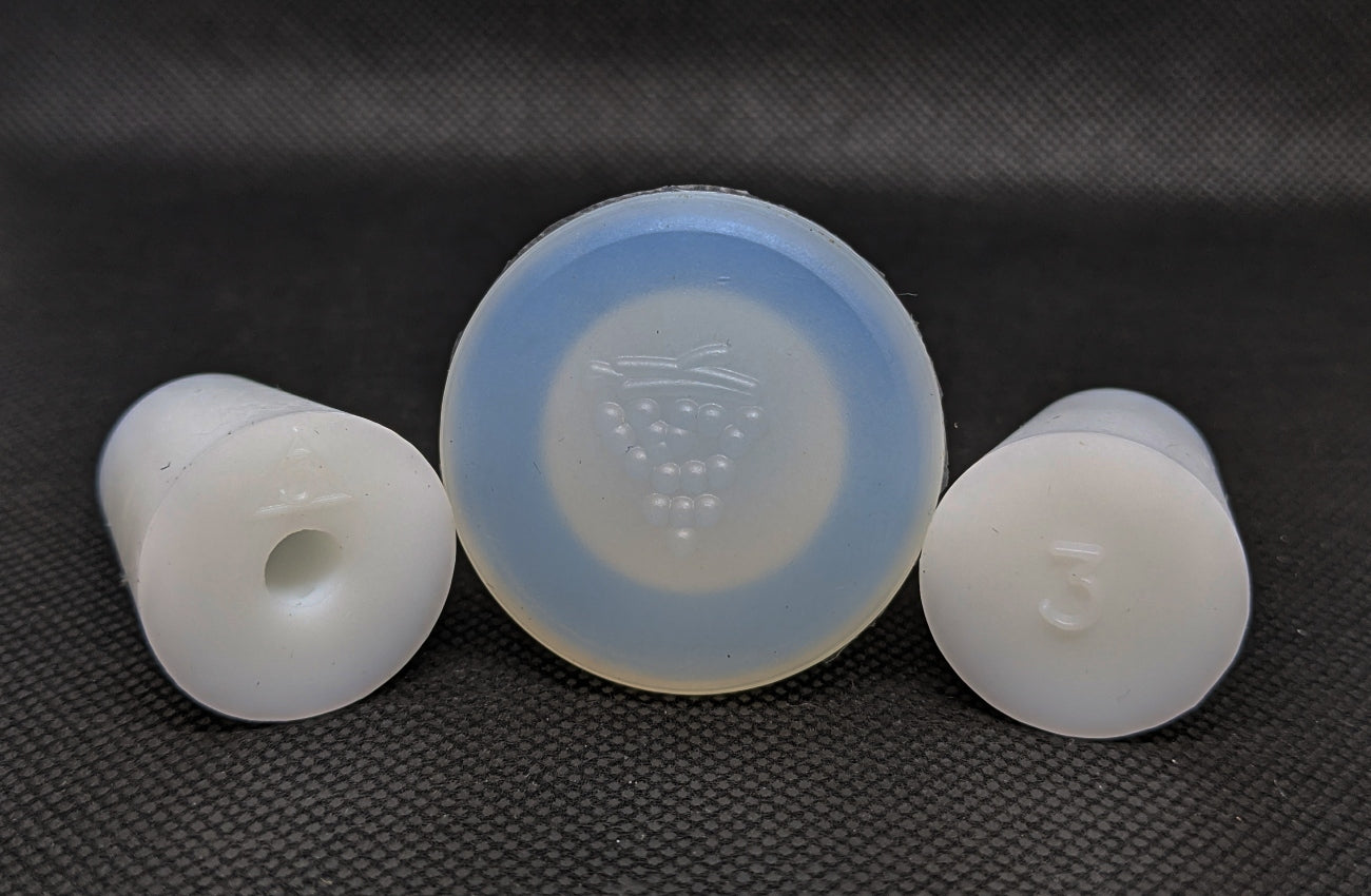 Tapered Silicone Stoppers / Bungs – Vin Table